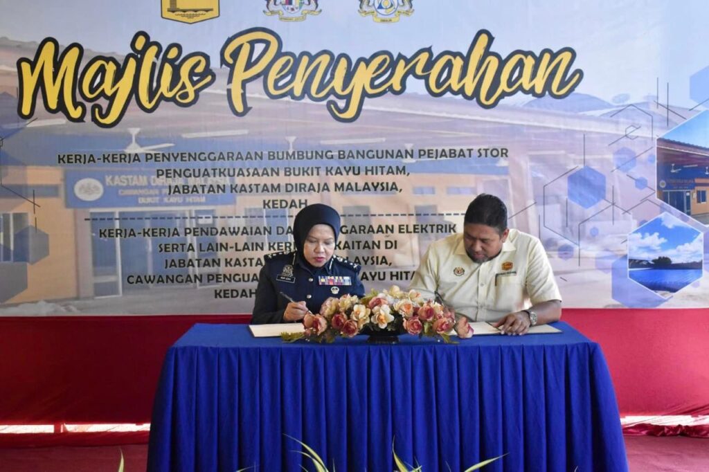 MAJLIS PENYERAHAN PROJEK KERJA - KERJA PENYENGGARAAN BUMBUNG BANGUNAN ...